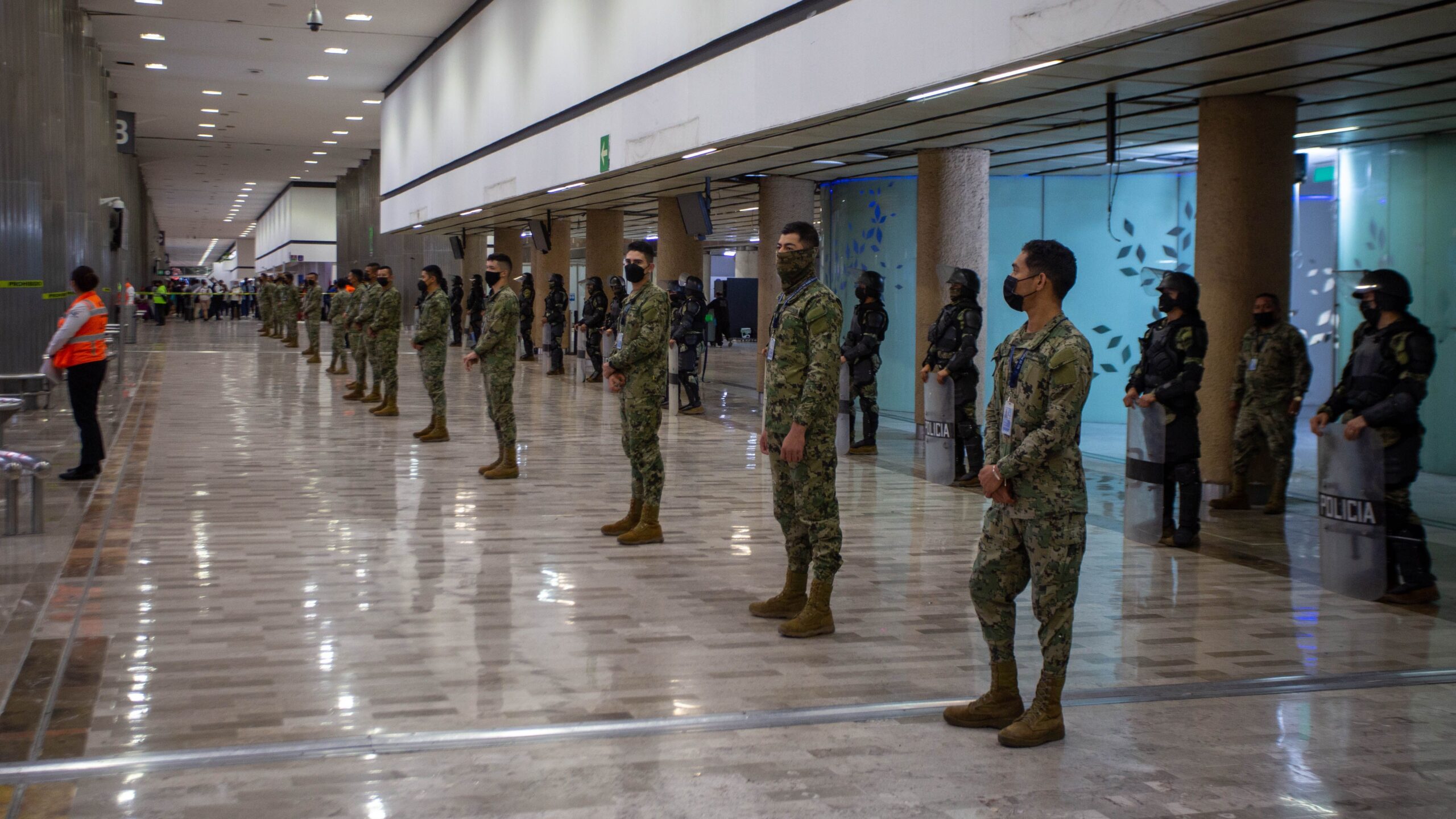 Toma Marina control del AICM y otros aeropuertos de México - 4C News